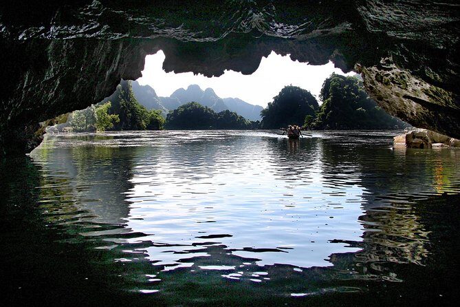 Trang An Boat Ride and Hoa Lu Temples - The Itinerary in Detail