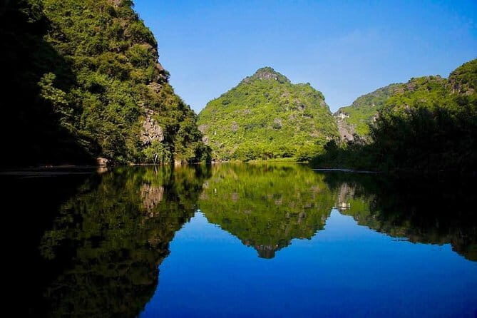 Trang An boat trip - Bai Dinh pagoda day Trip - Key Points