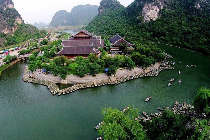 Trang An Hoa Lu Mua Cave Tour [Japanese guide, limousine bus, lunch and dinner included] - The Pickup and Journey