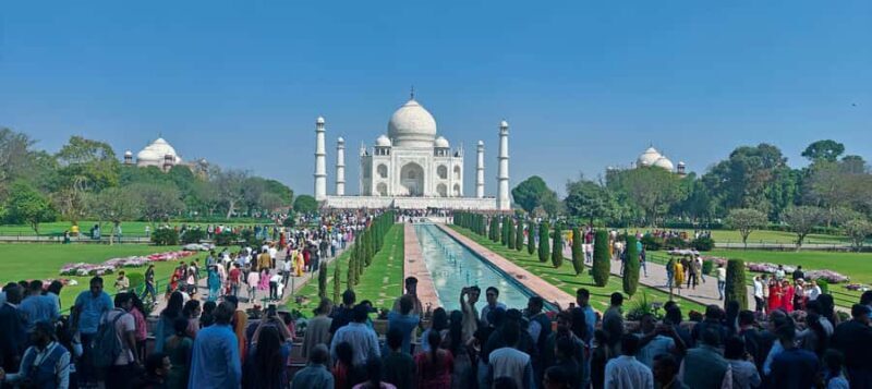 Transfer Agra to Jaipur Via Fatehpur Sikri & Stepwell - The Journey Begins: Picking Up and Setting Out