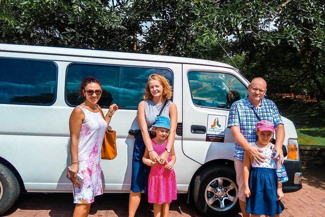 Transfer between Colombo Airport (CMB) and Earl's Regent Hotel, Kandy - Key Points