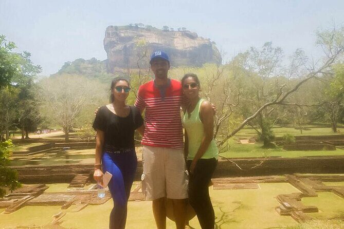 Transfer between Colombo Airport (CMB) and Holiday Bungalow in Wackwella, Galle - Key Points