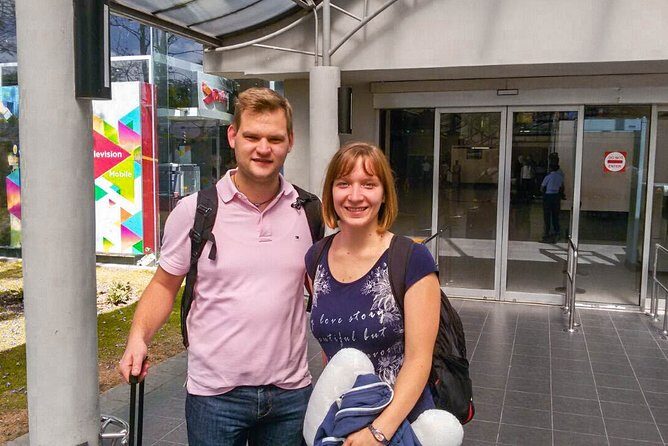 Transfer between Colombo Airport (CMB) and Jetwing Colombo Seven, Colombo - Key Points