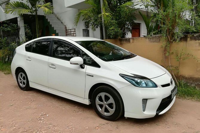 Transfer: Colombo Airport (CMB) and Kamatha Eco Lodge, Habarana - Key Points