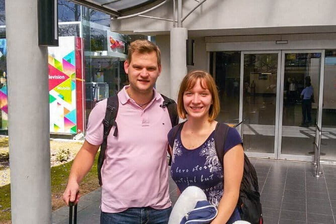 Transfer: Colombo Airport (CMB) and Marriott Courtyard, Colombo - A Practical and Comfortable Start to Your Sri Lankan Adventure