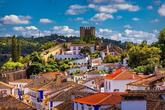 Transfer from Lisbon - Porto (Stopping in Óbidos, Nazaré and Aveiro) - Key Points