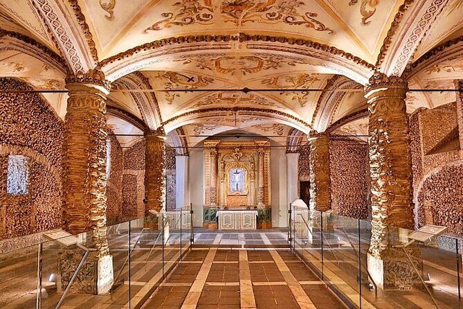 Transfer from Lisbon to Algarve with stop in Evora - An Authentic Journey from Lisbon to Algarve