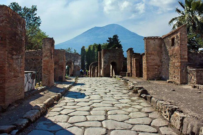 Transfer from Naples to Sorrento with stop at Pompeii - The Practicalities of the Transfer and Pompeii Stop