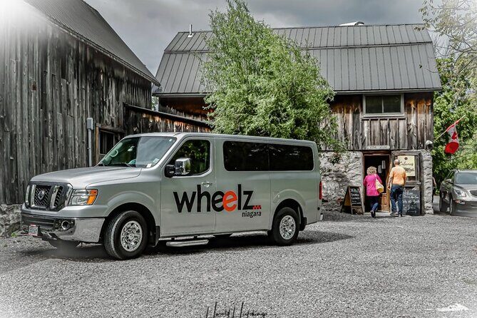 Transfer Niagara-on-the-Lake, Canada to Toronto, Canada (Downtown) - Who Should Book This Service?