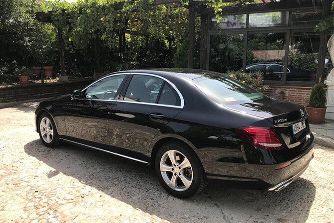 Transfer to Barajas Airport from Madrid - Who Is This Transfer Service Best For?