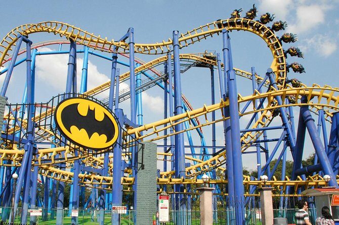 Transportation and access to Six Flags amusement park - Who Should Consider This Tour?