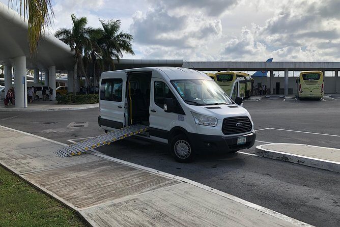 Transportation from the Airport to Hotels in Cancun arrival only - Key Points