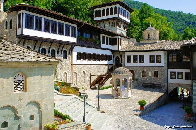 Travel program - Beautiful Macedonia - 4 day trip - Transportation and Guides: The Hidden Value