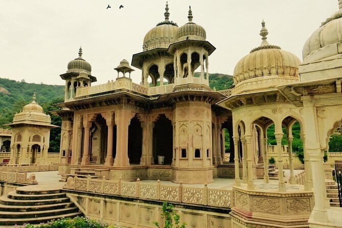 Travel Through the Streets of Jaipur by Tuktuk with a Local - An Authentic Jaipuri Adventure