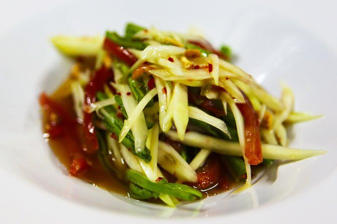 Traveling Spoon Pad Thai and Papaya Salad Private Online Cooking Class - A Closer Look at the Experience