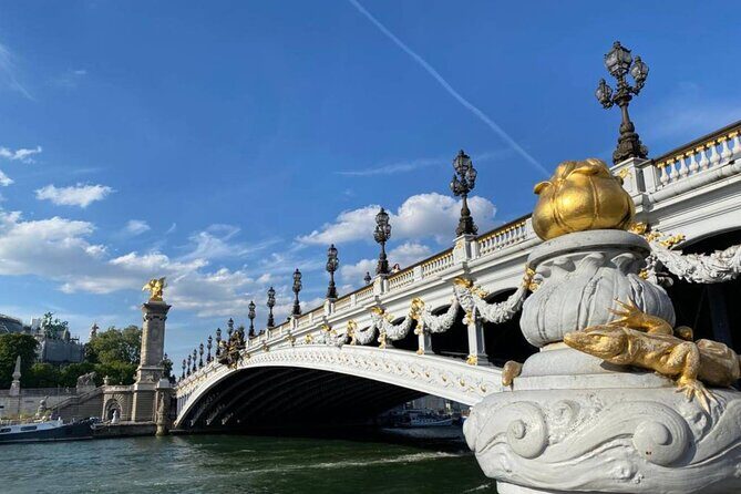 Treasure hunt along the Seine to visit Paris! - Who Should Consider This?