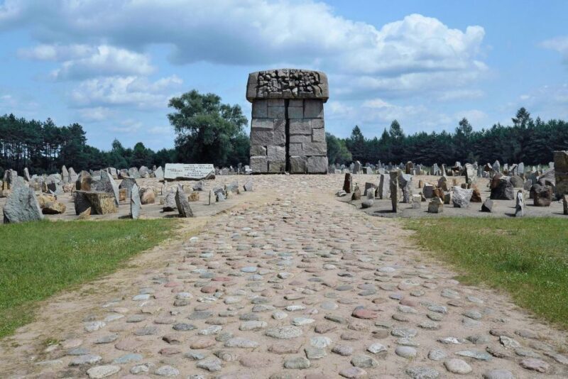 Treblinka: Half Day Tour from Warsaw by Private Car - An In-Depth Look at the Experience