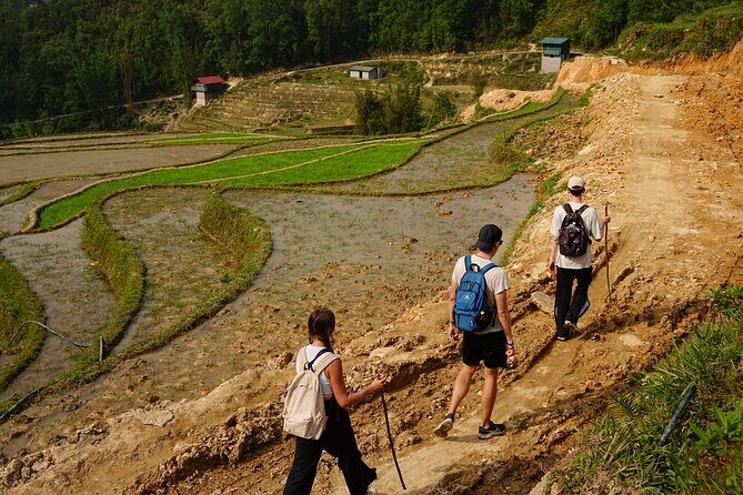 Trekking 1 circle the local village to admire Muong Hoa valley - Key Points