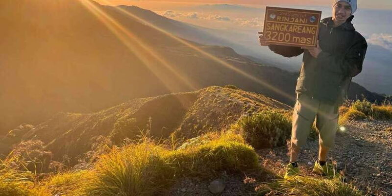 Trekking mount sangkareang (Tetebatu crater-rim) 2D1N - Authenticity and Local Culture