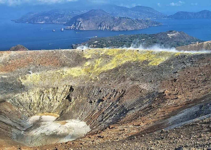 Trekking to discover the Great Crater of Vulcan - What’s Included and What to Budget For