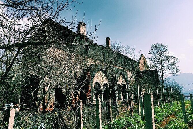 Trekking to Ta Phin, pick medicinal leaves and herbs. - Key Points