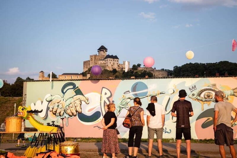 Trenín: Walking Street Art Tour - Key Points