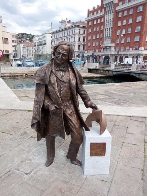 Trieste: Private guided tour of Trieste - Authenticity and Local Flavor