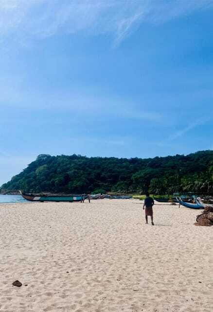 Trincomalee: Tuk-Tuk city tour with a guide - Refreshments and Sunset Views