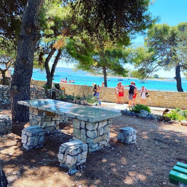 Trogir: Private speedboat tour to Blue Lagoon and 3 Islands - FAQs