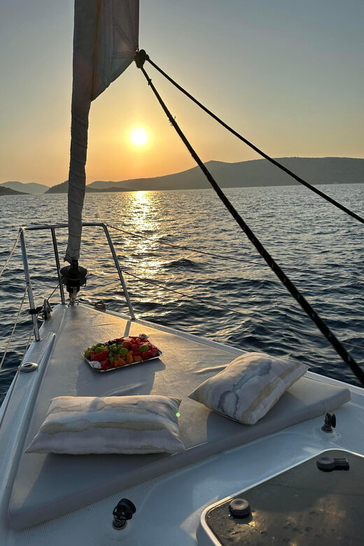 Trogir: Sunset sailing - Key Points