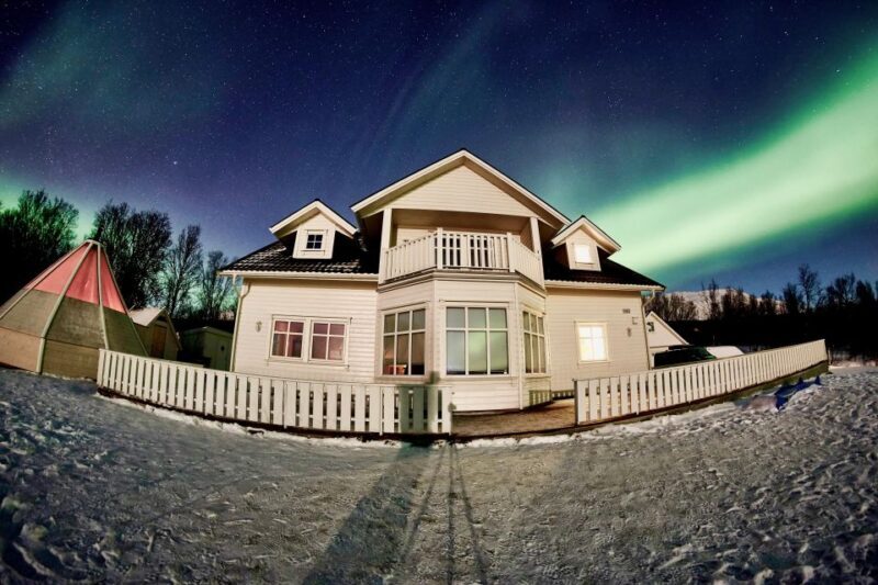 Tromsø: Aurora Crystal Lavvo Overnight Stay with Activities - Prime Viewing and Nighttime Magic