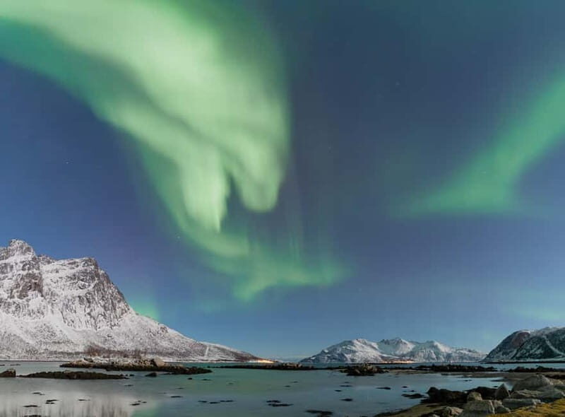Tromsø: Aurora Quest small group Adventure - The Aurora Hunting Stops