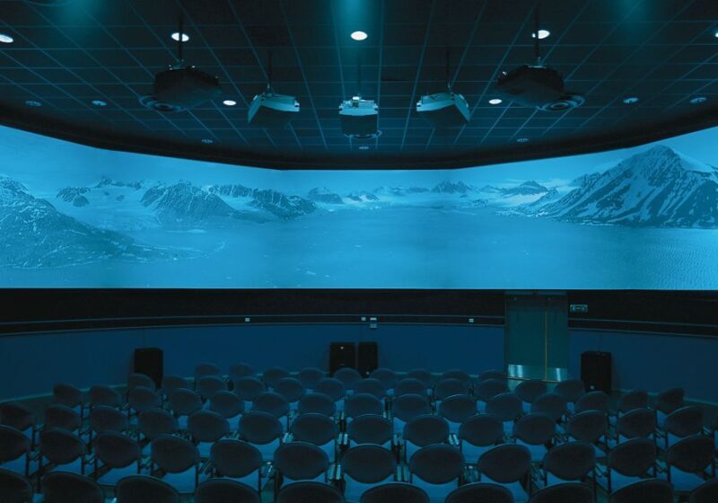 Tromsø: Entrance Ticket to Polaria - The Aquarium and Marine Life