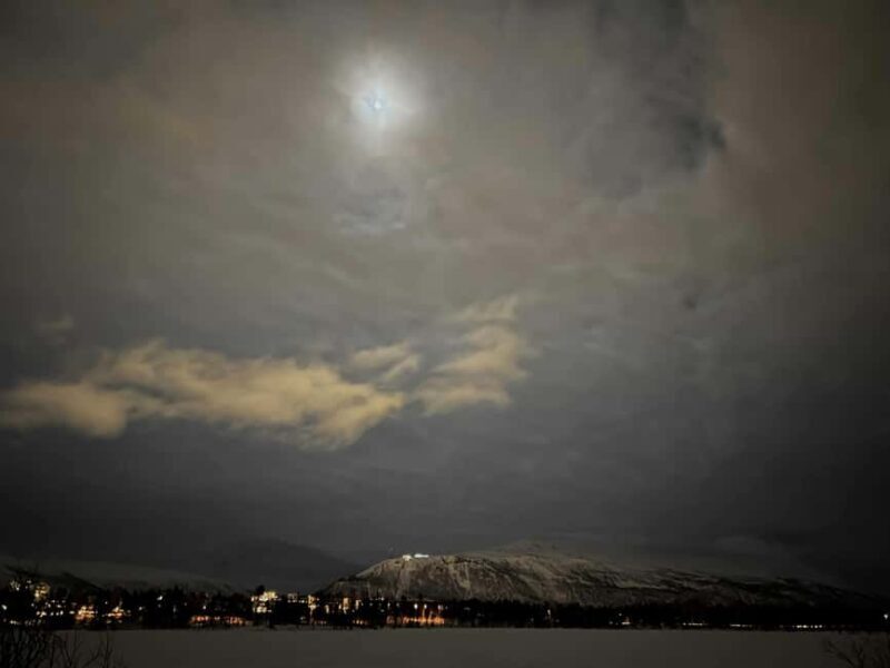 Tromsø: Evening run with a local - Aurora chase by foot - A Detailed Look at the Experience