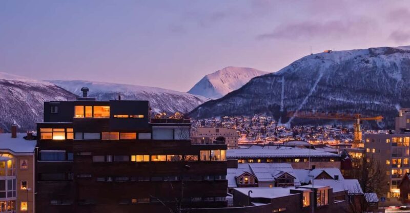 Tromso: Express Walk with a Local in 60 minutes - Key Points