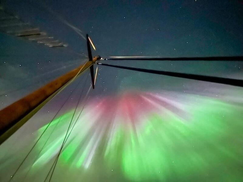 Tromso: Luxury Northern Lights Cruise with Hot Tub & Dinner - Key Points