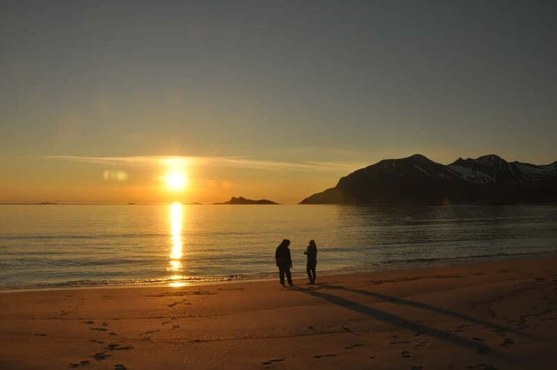 Tromsø: Midnight Sun, Campfire, Beach, Evening Tour - A Scenic and Peaceful Arctic Evening