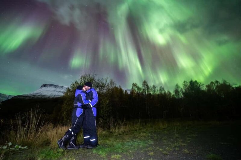 Tromsø: Premium Northern Lights Chase with Free Photos - The Allure of Tromsø’s Northern Lights Show