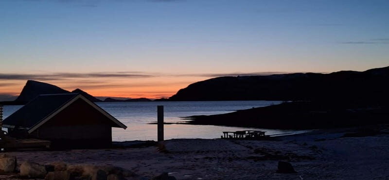 Tromsø: Scenic Fjords & Islands Roadtrip with guide & snacks - FAQs