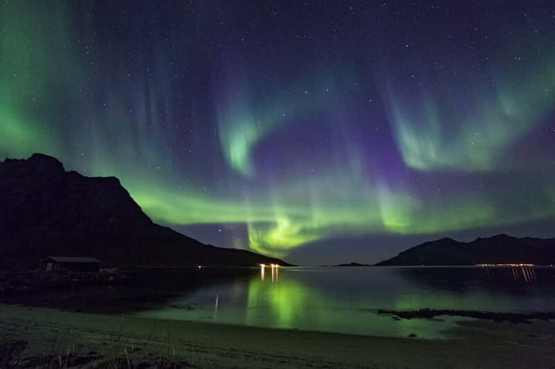 Tromsø: Small Group Northern Lights Hunt - Key Points