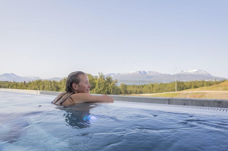 Tromsø: Spa/Pool with Bath, Sauna and Outdoor Heated Pool - Key Points