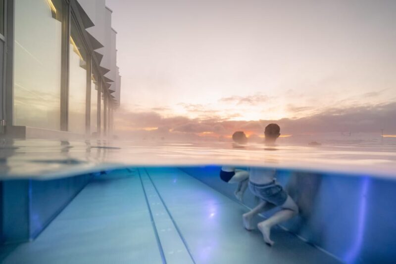Tromsø: Spa/Pool with Bath, Sauna and Outdoor Heated Pool - An Authentic Arctic Wellness Experience