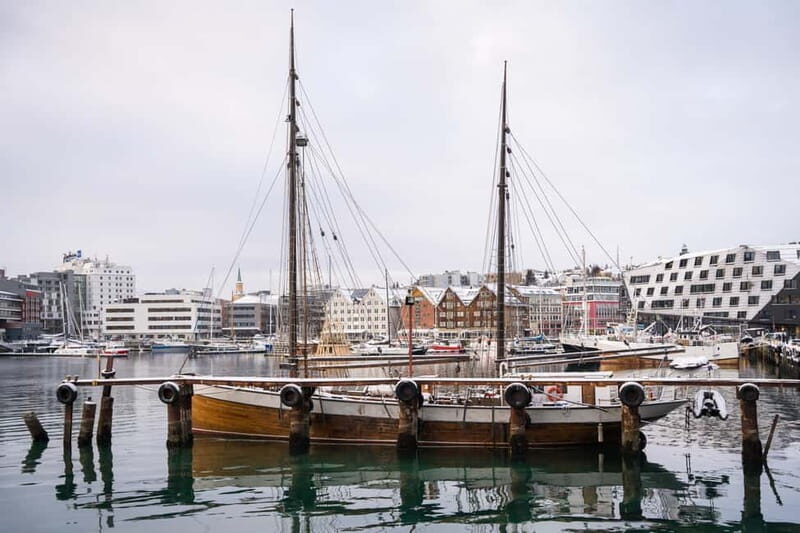 Tromsø: Spanish tour of the historic center and the Polar Museum - The Value of the Tour