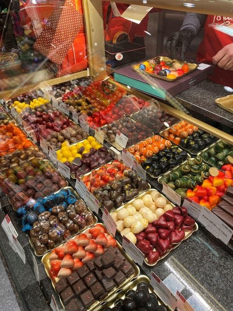 Tromsø Sweet Temptations tour: afternoon tea & chocolates - A Deep Dive into the Experience