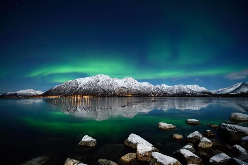 Tromsø:Northern light tour with mini bus i Tromsø - Key Points