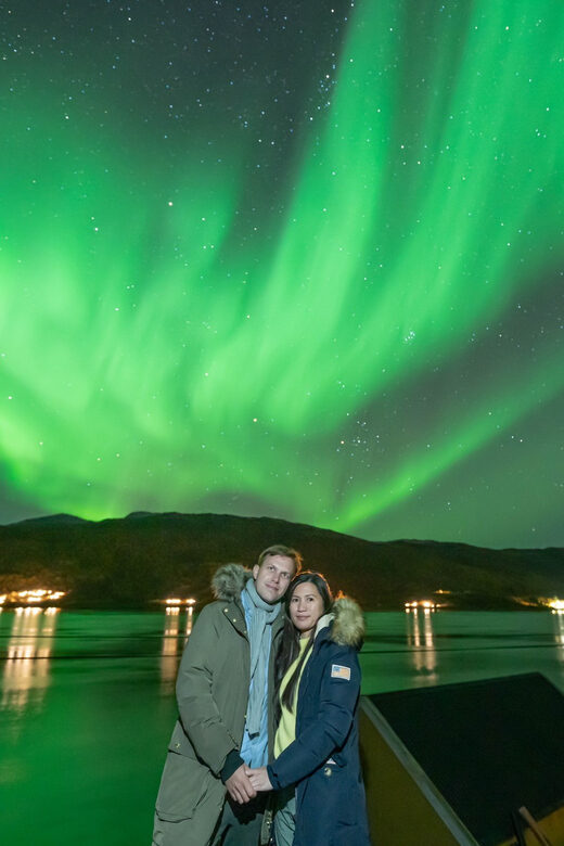 Tromsø:Northern Lights Tour with Photo and Suits.Local Guide - Key Points