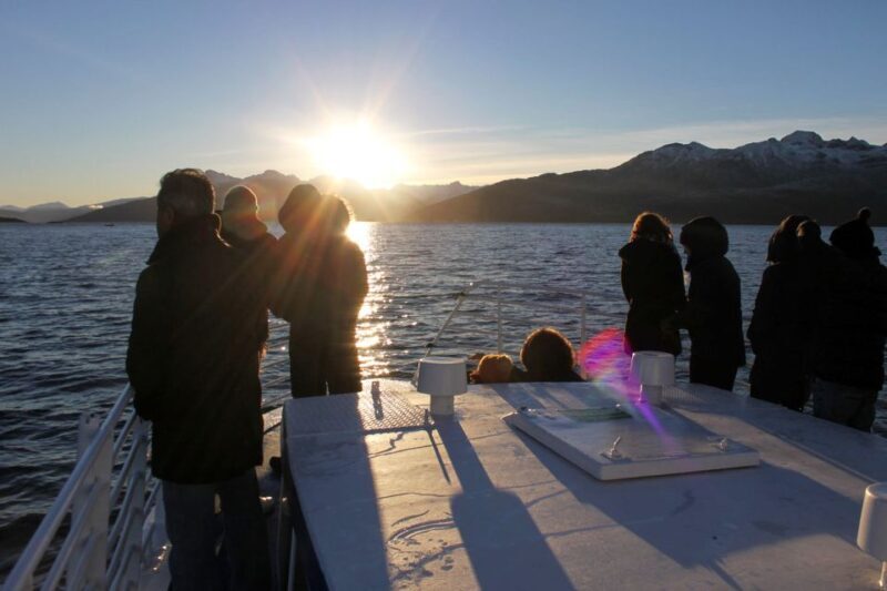 Tromsøs Top-Rated Fjord & Fishing Cruise  Lunch included - Wrapping It Up