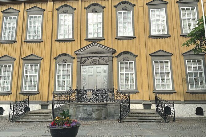 Trondheim's Regalia Self-Guided Tour of Norway's Historic Centre - Key Points