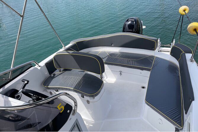 Tropea: Rental New Boat 2025. 4 hours of pure fun - 7 seats - Comfort, Safety, and Extras