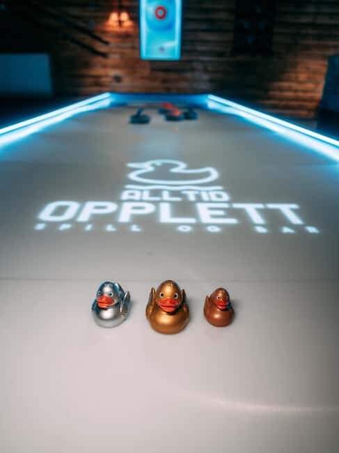 Try Street-curling in Top Bergen Activity Bar! - An In-Depth Look at Street-Curling at Alltid Opplett